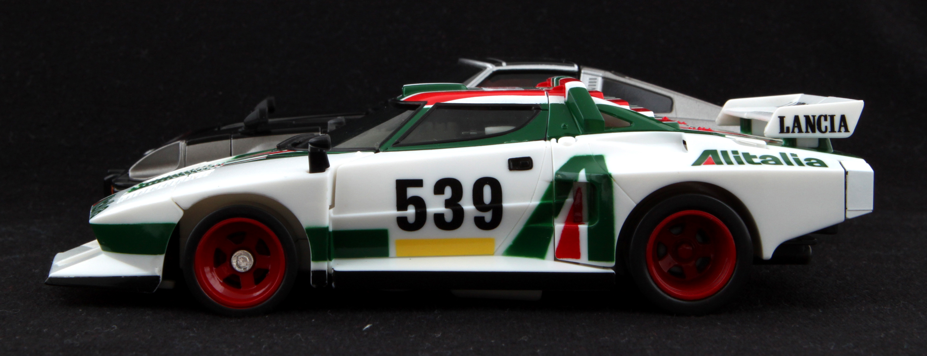 Masterpiece Wheeljack: a Piece of Racing History (and who the heck is ...