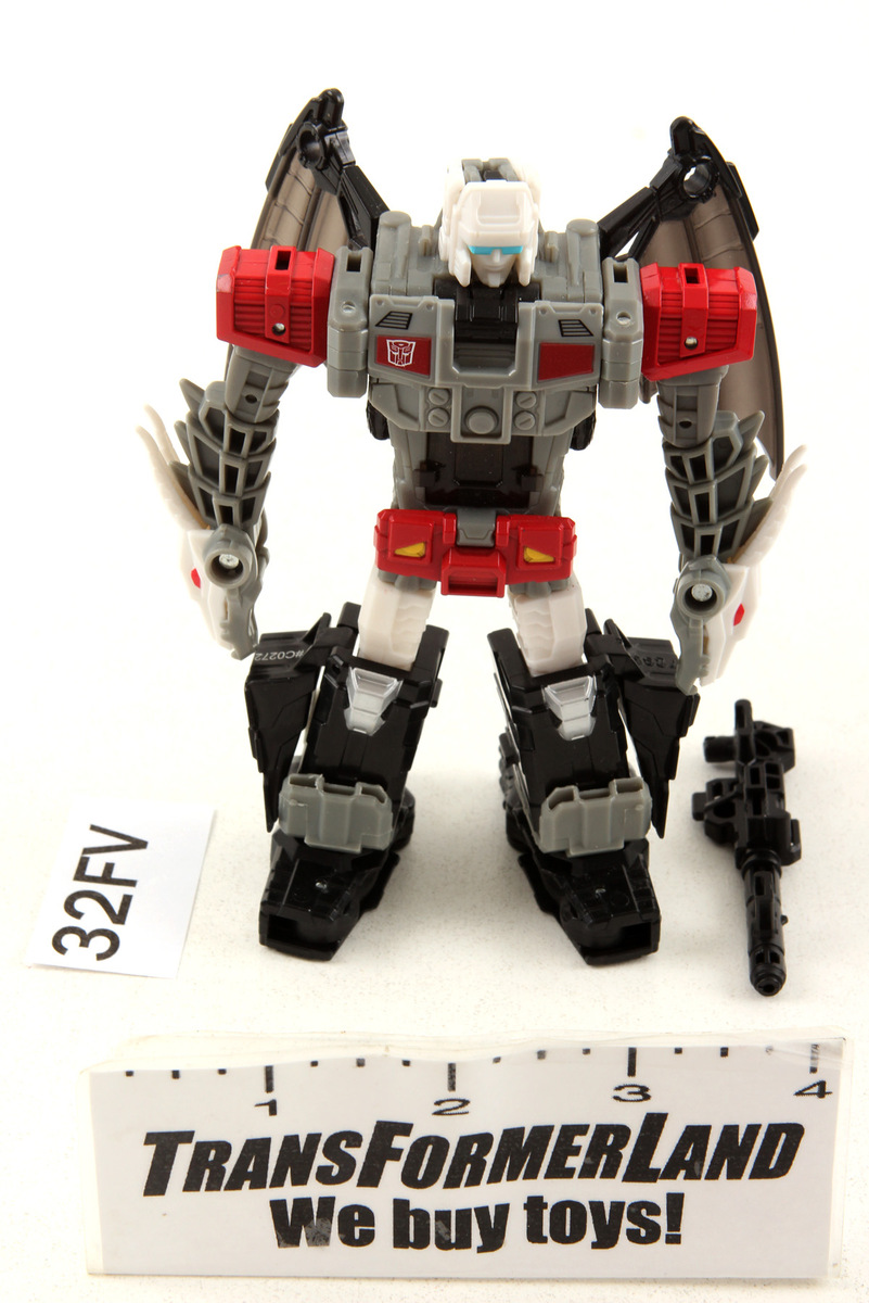 Complete Transformers® Generations - Titans Return Deluxe Class Autobot ...