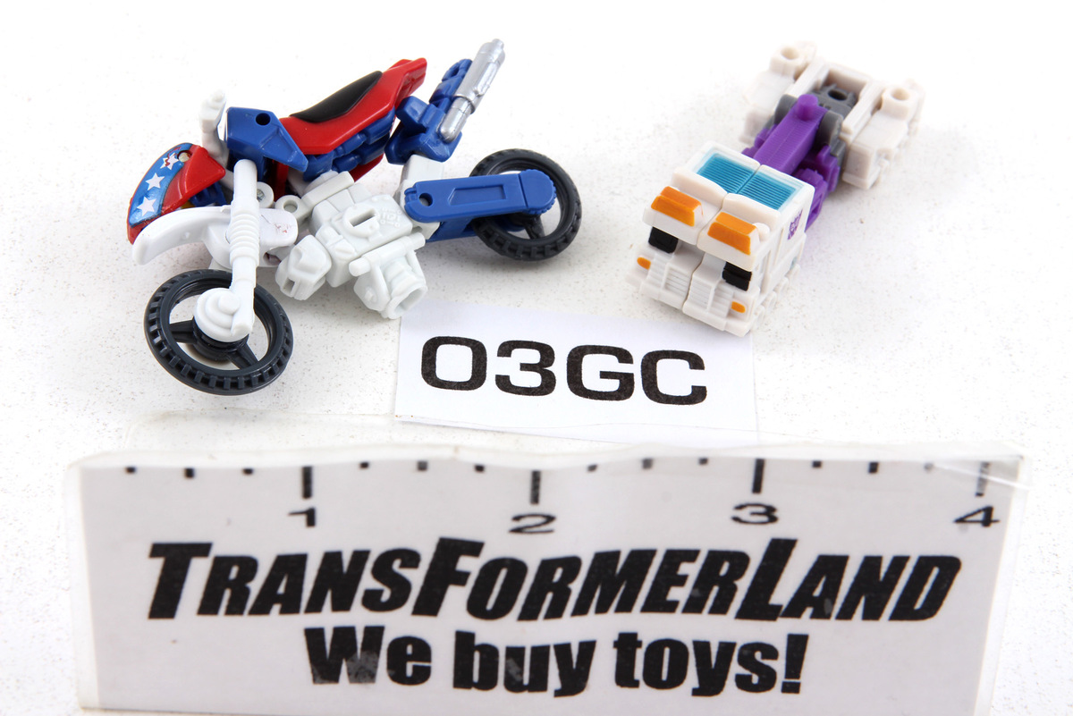 Complete Transformers® Cybertron Mini-Con Class Blastcharge vs. High ...