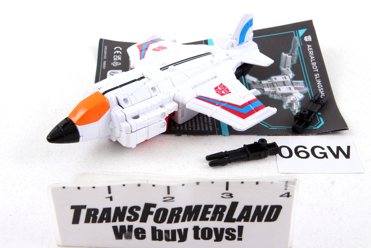 Complete Transformers® Age of the Primes Deluxe Class Aerialbot ...