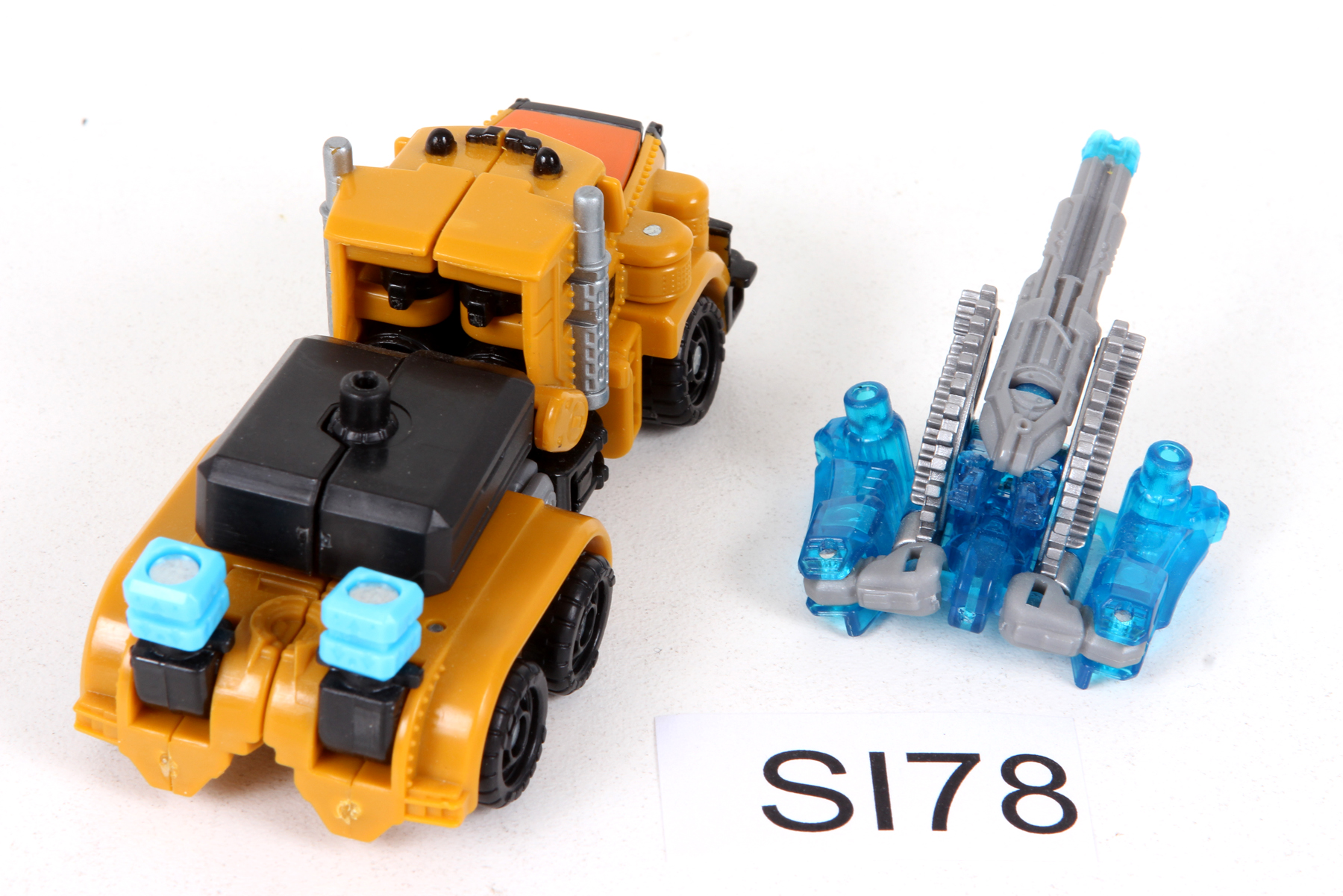 Complete Transformers® Power Core Combiners Commander 2-packs Huffer ...