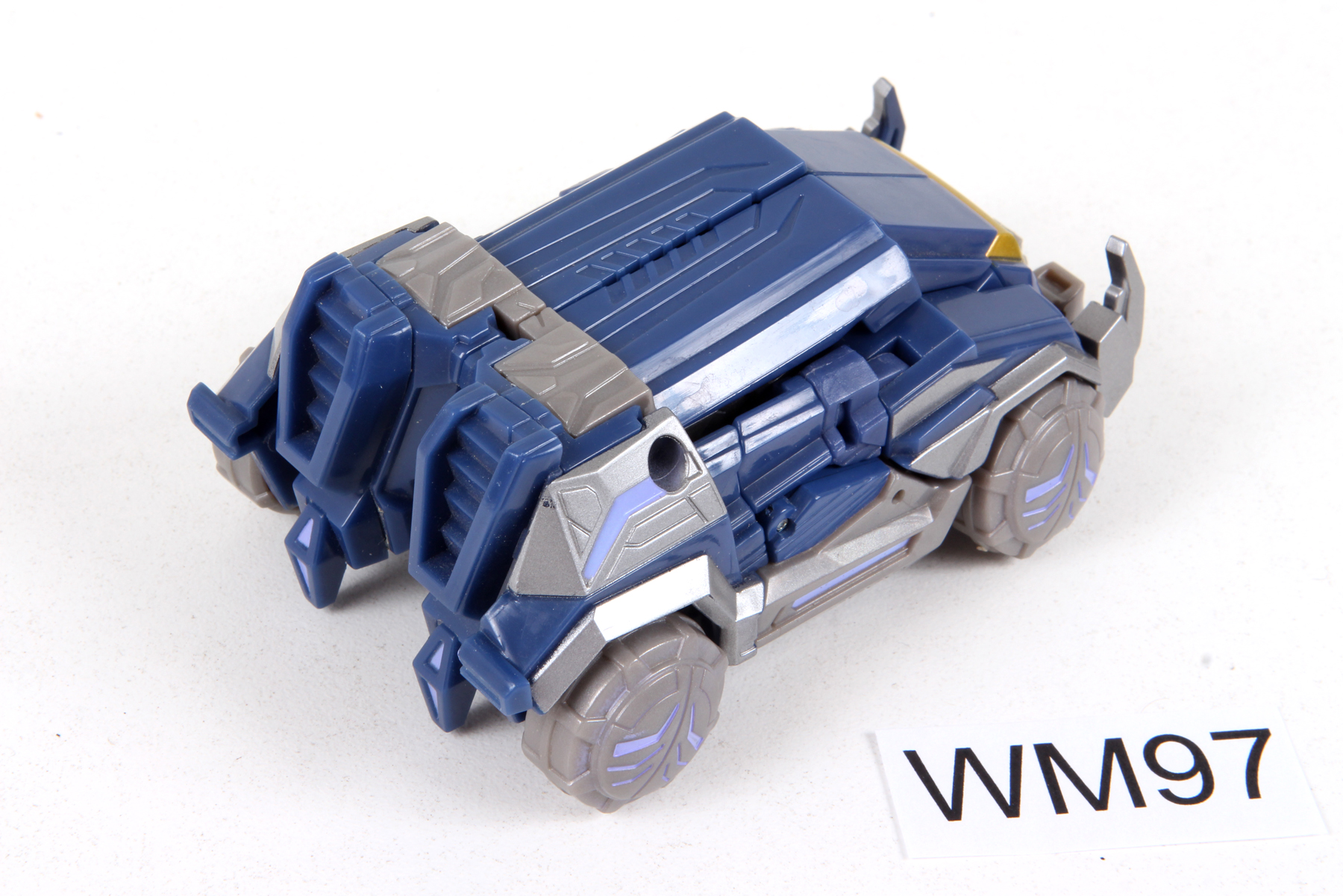 Complete Transformers® Generations Deluxe Class Cybertronian Soundwave ...
