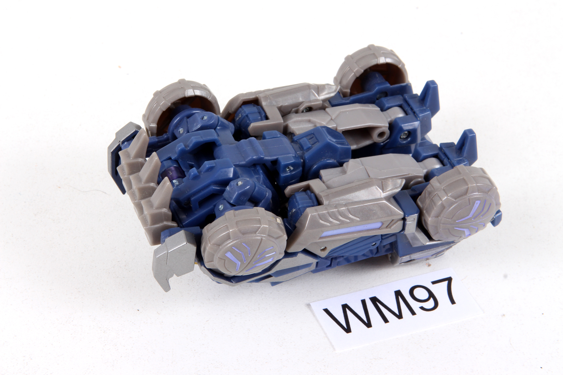 Complete Transformers® Generations Deluxe Class Cybertronian Soundwave ...