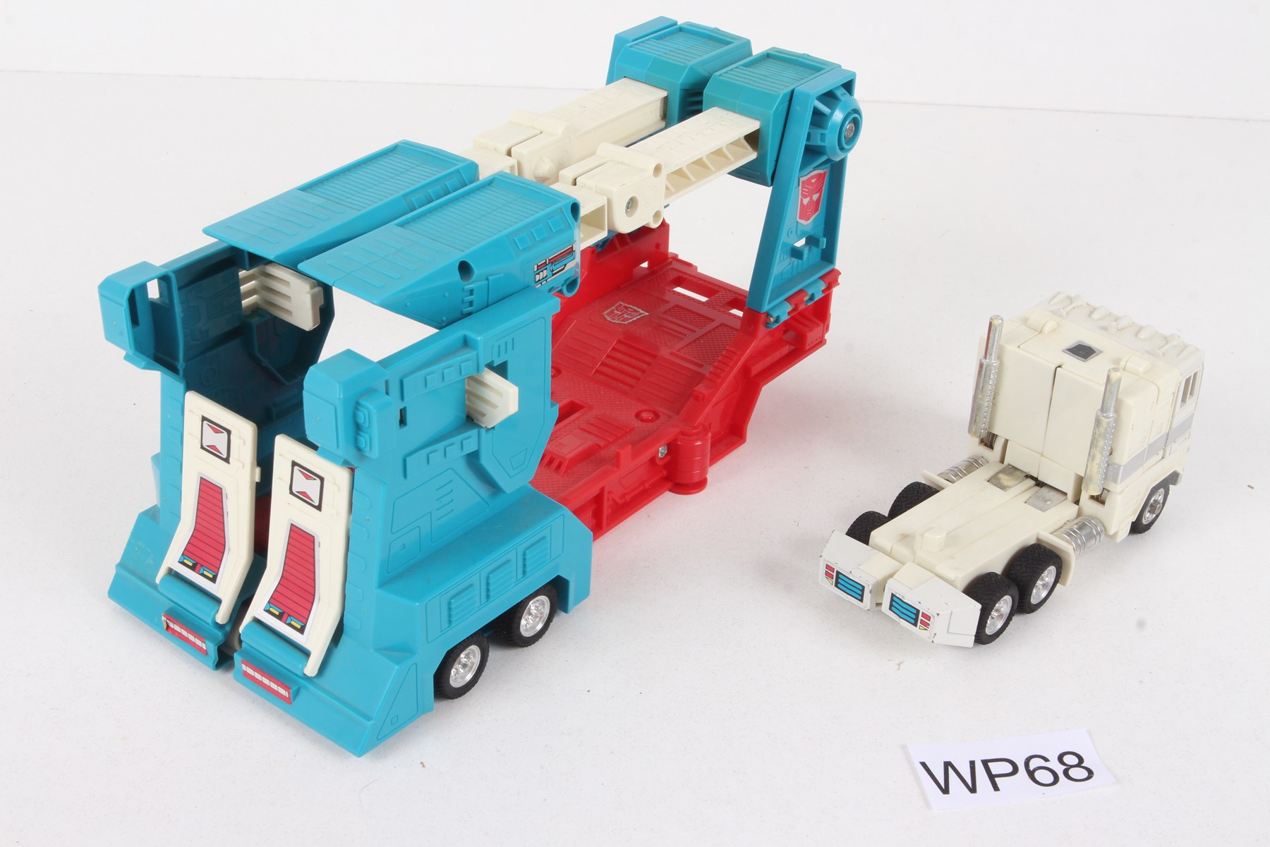 Complete Transformers® G1 Ultra Magnus SKU 353815 | Transformerland.com ...