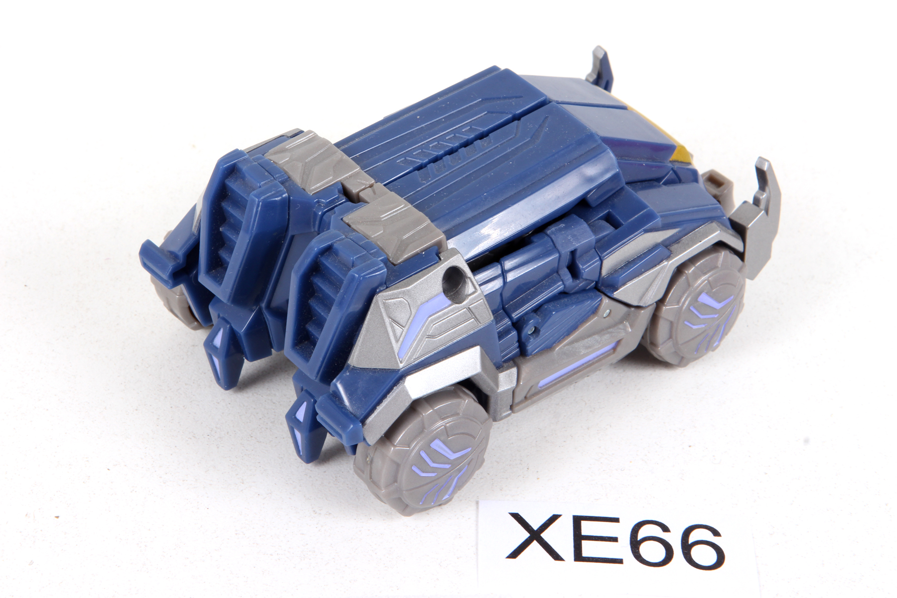 Complete Transformers® Generations Deluxe Class Cybertronian Soundwave ...