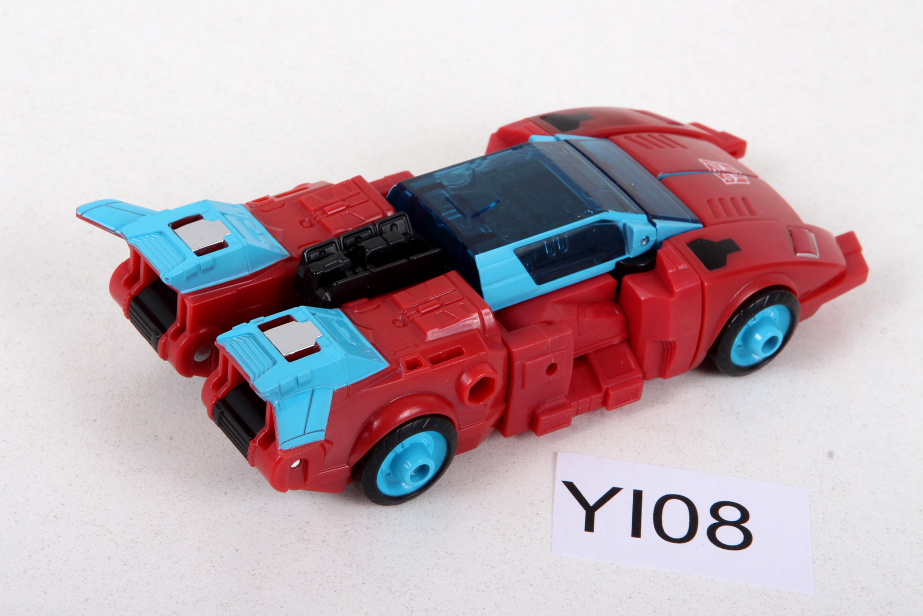 Complete Transformers® Legacy (Generations) Deluxe Class Autobot ...