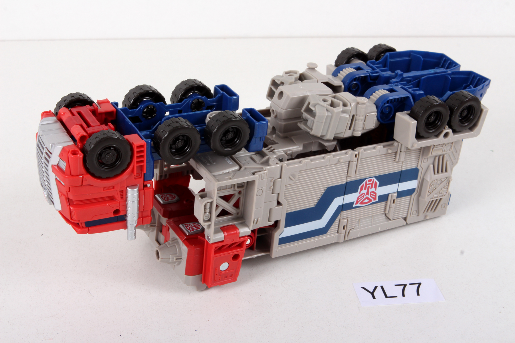 Complete Transformers® Generations - Titans Return Leader Class ...