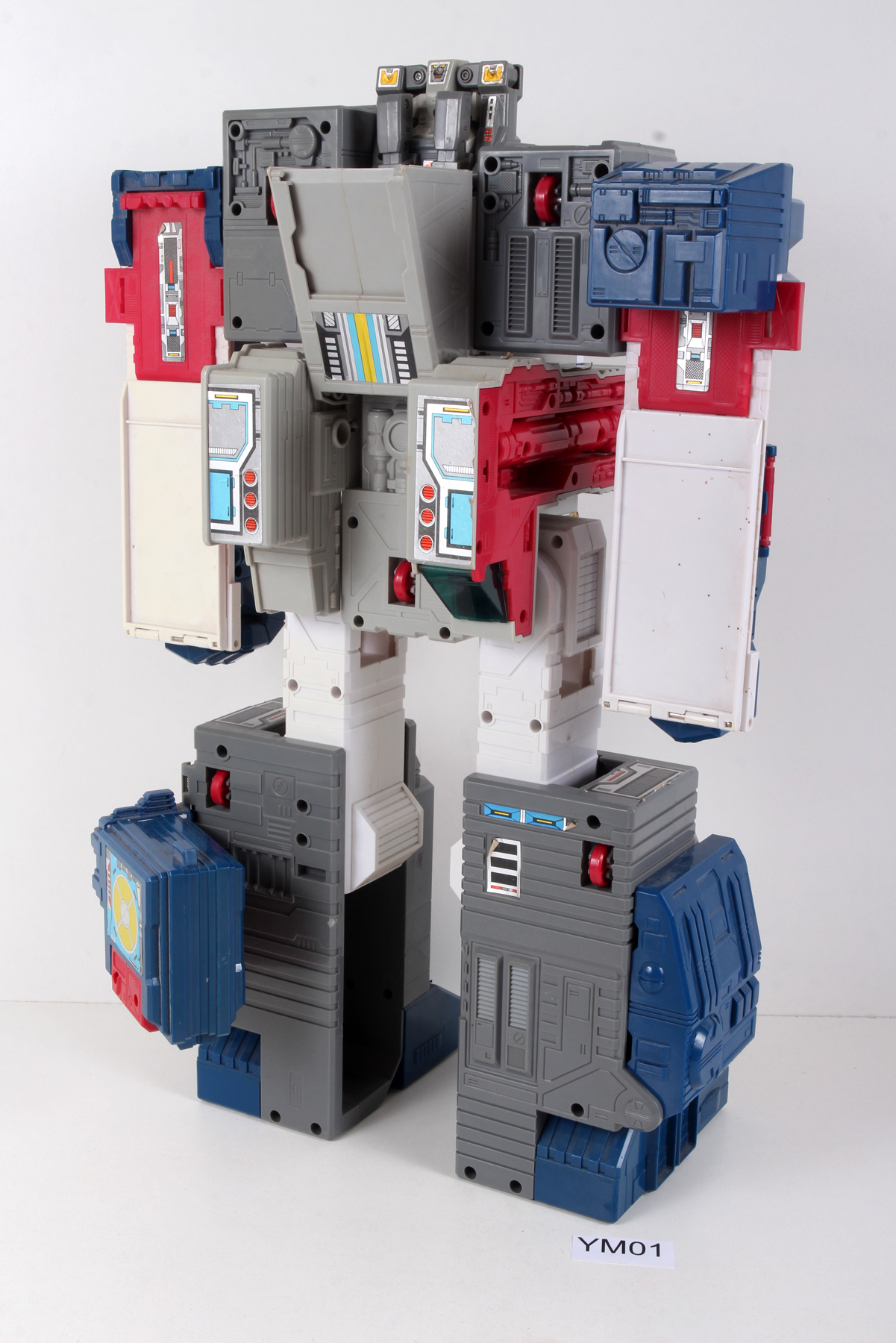Complete Transformers® G1 Fortress Maximus SKU 361271 | Transformerland ...