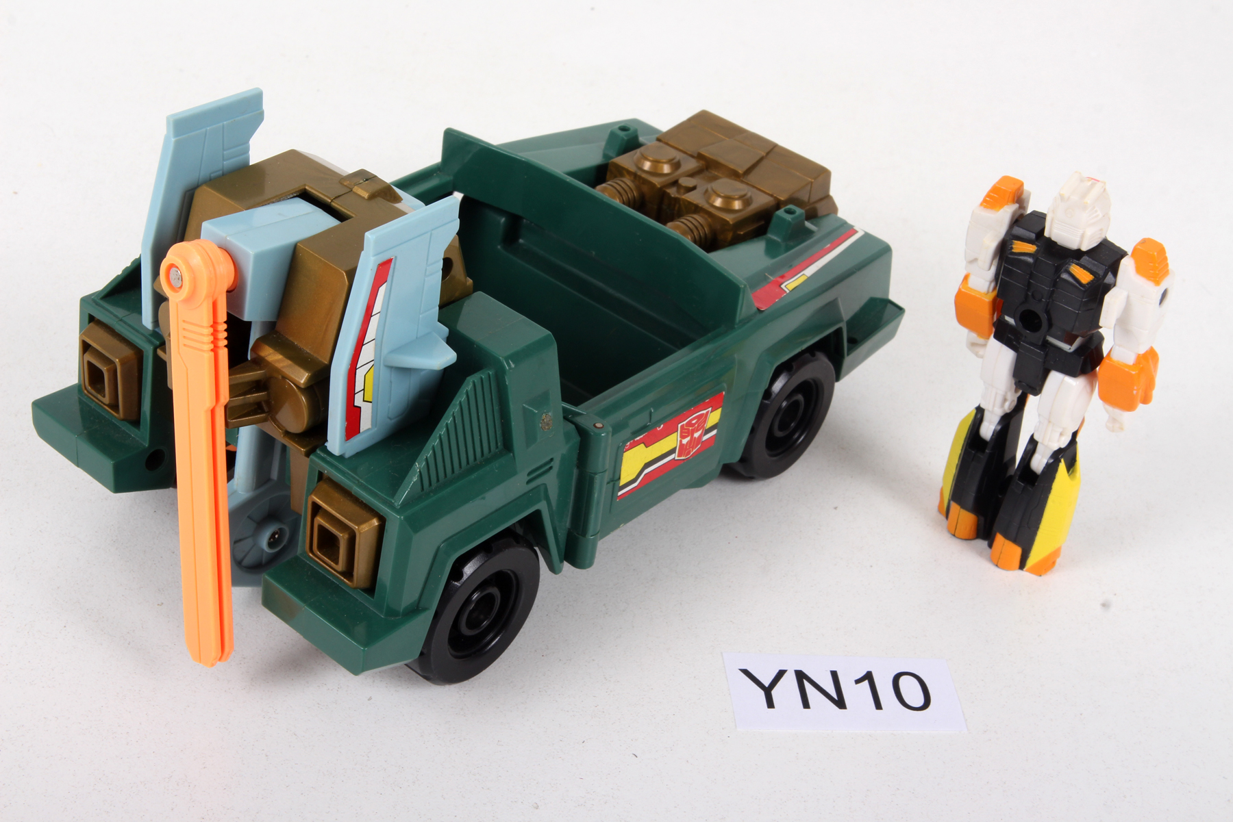 Complete Transformers® G1 Attack Cruiser with Sprocket SKU 361324 ...