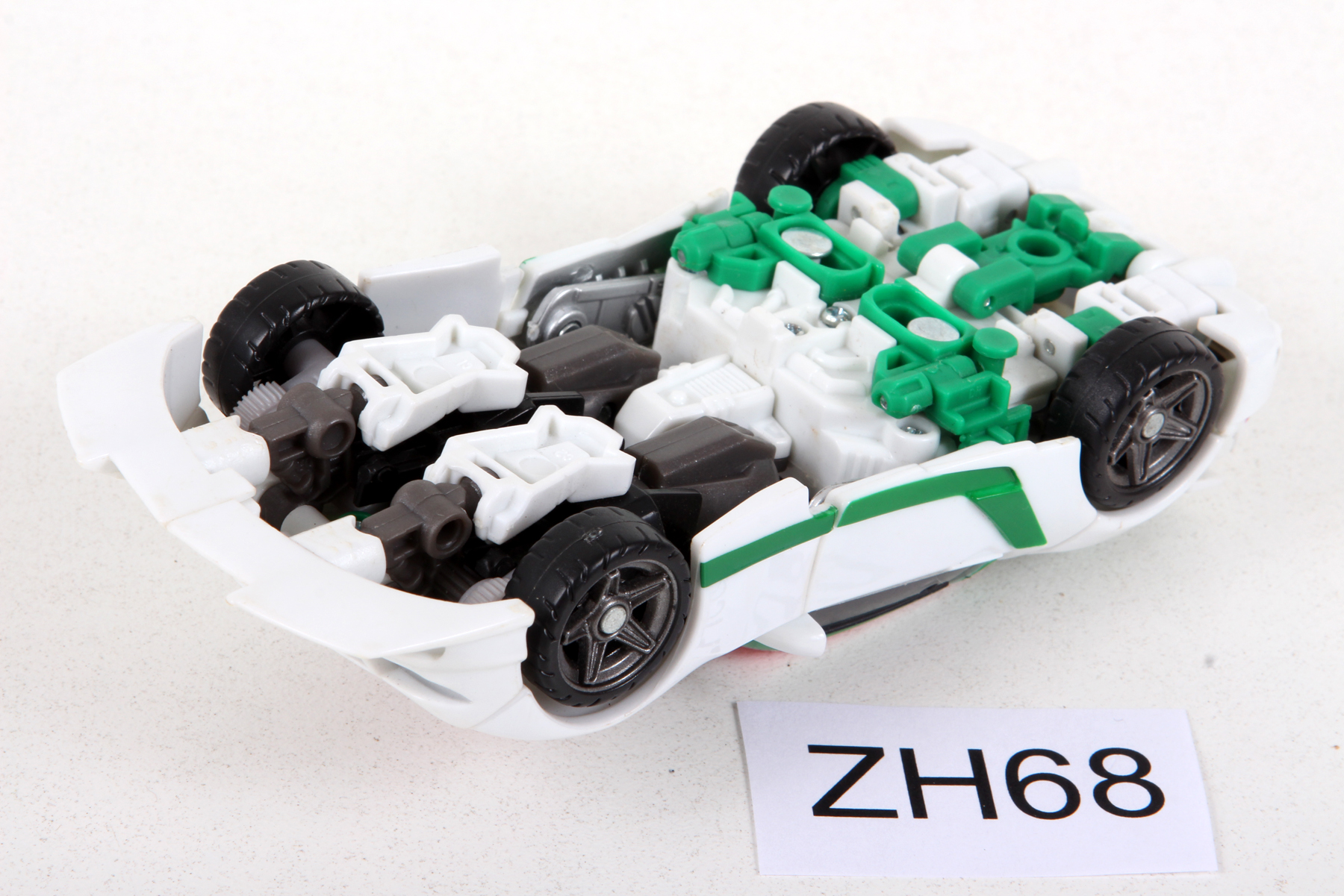 Complete Transformers® Generations Deluxe Class Wheeljack SKU 364268 ...