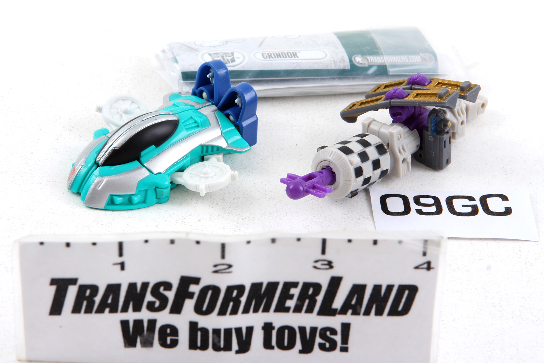 Complete Transformers® Cybertron Mini-Con Class Scrap Iron vs. Grindor ...