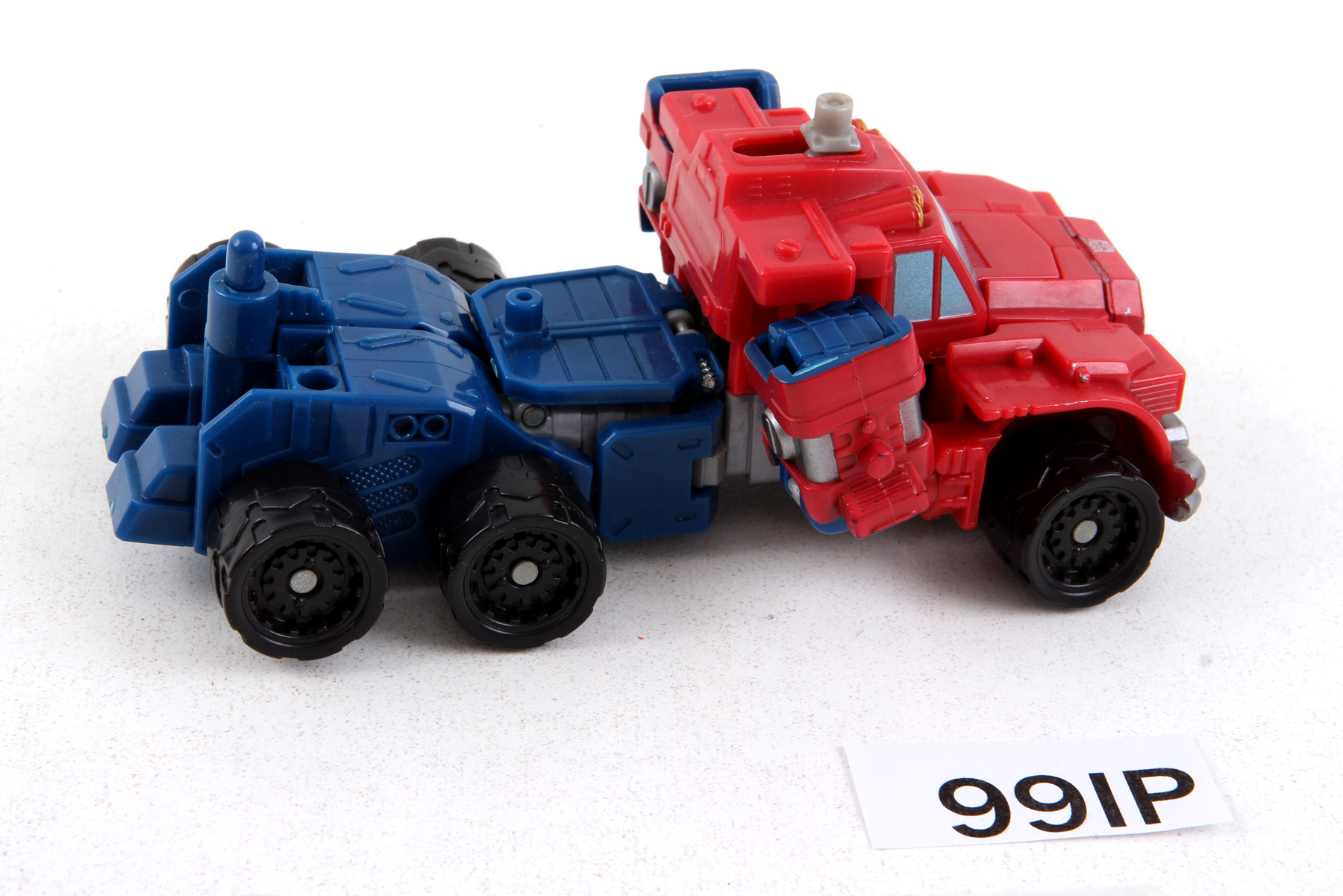 Transformers® Universe 2 Gift Sets Battle for the Cyber Planet Keys ...