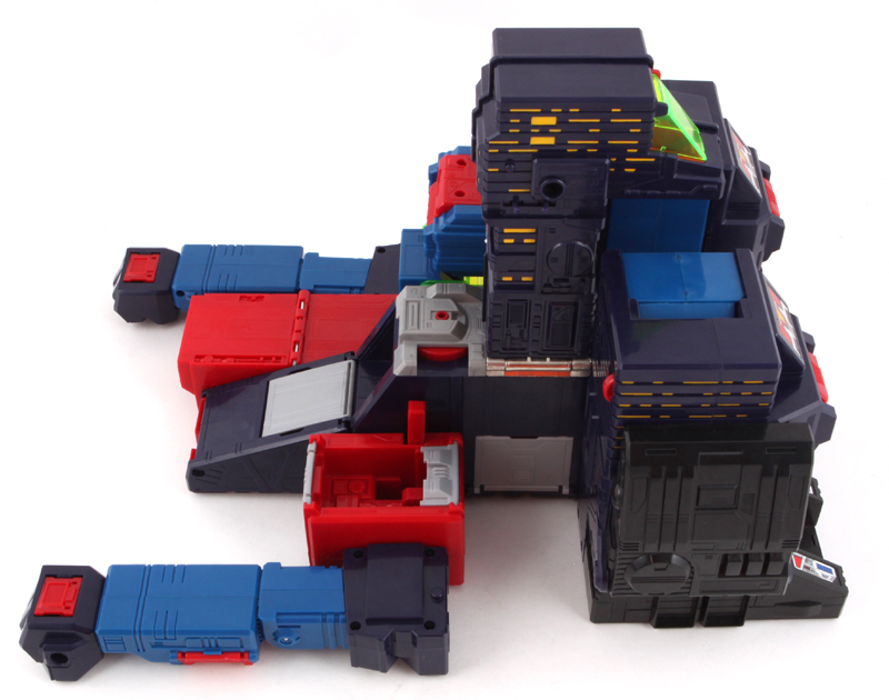 Bases Brave Maximus (C-027) (Transformers, Car Robots, Cybertron ...
