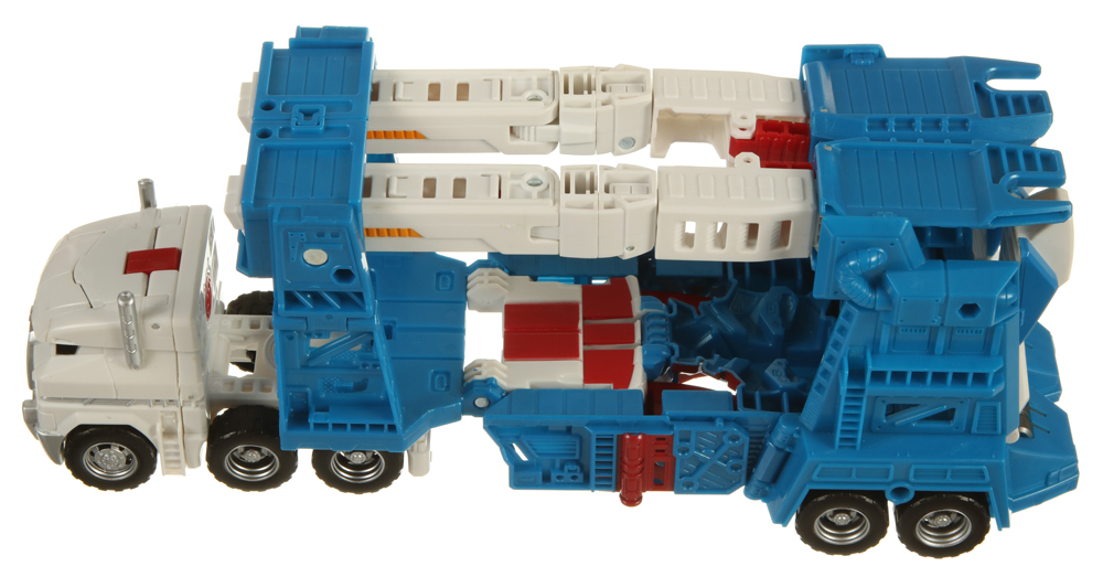 Leader Class Ultra Magnus (LG14) (Transformers, Legends, Cybertron ...