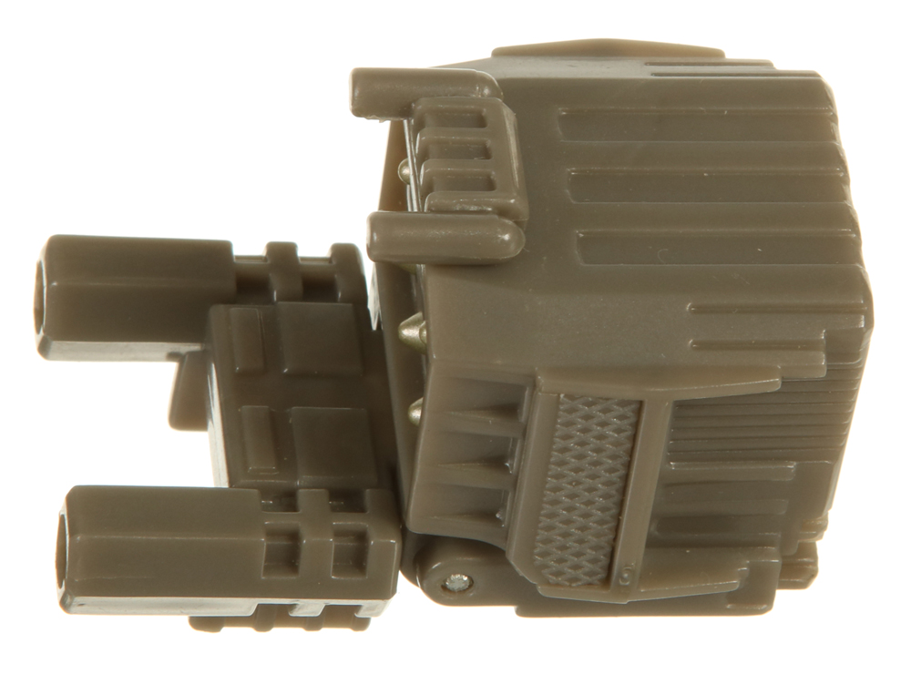 Deluxe Class Reverse Convoy (RM-24) (Transformers, Robot Masters ...