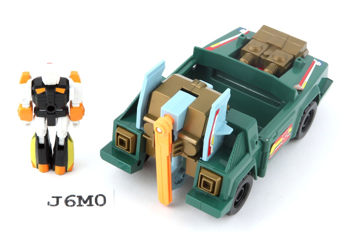 Transformers G1 Attack Cruiser With Sprocket Price [Action Masters]