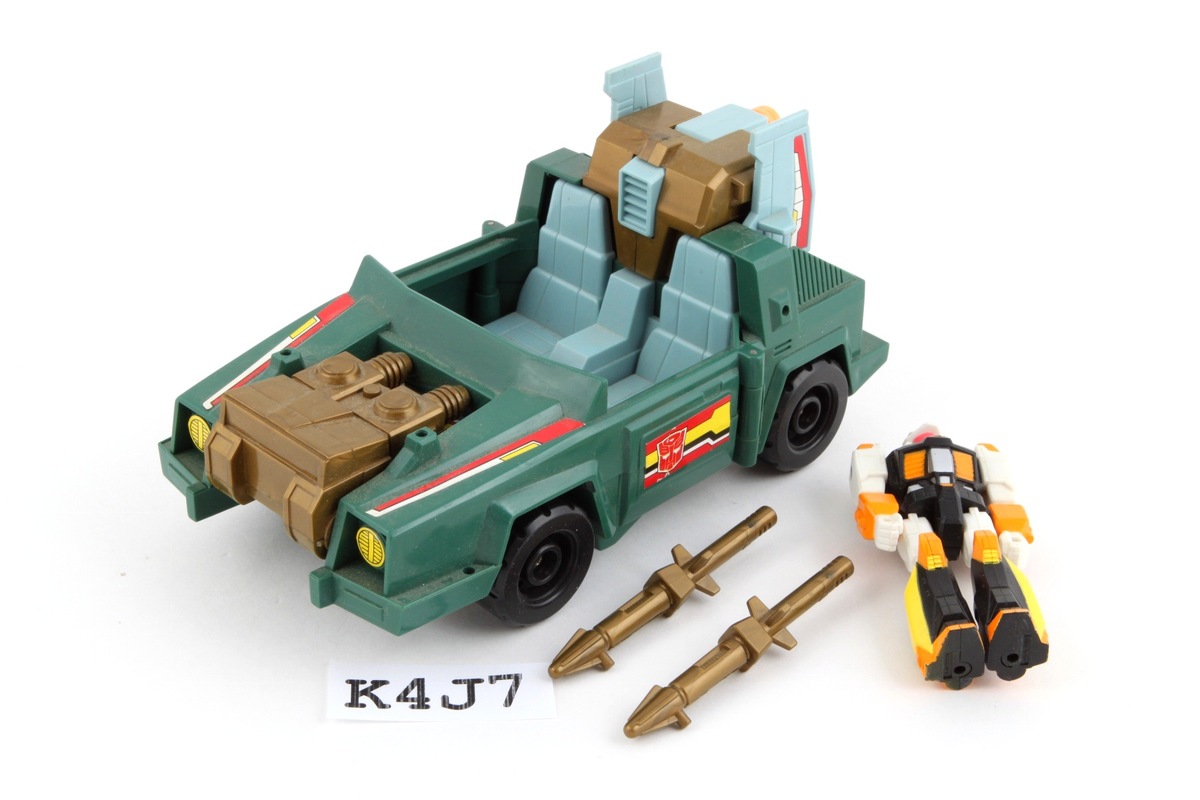 Transformers G1 Attack Cruiser With Sprocket Price [Action Masters]
