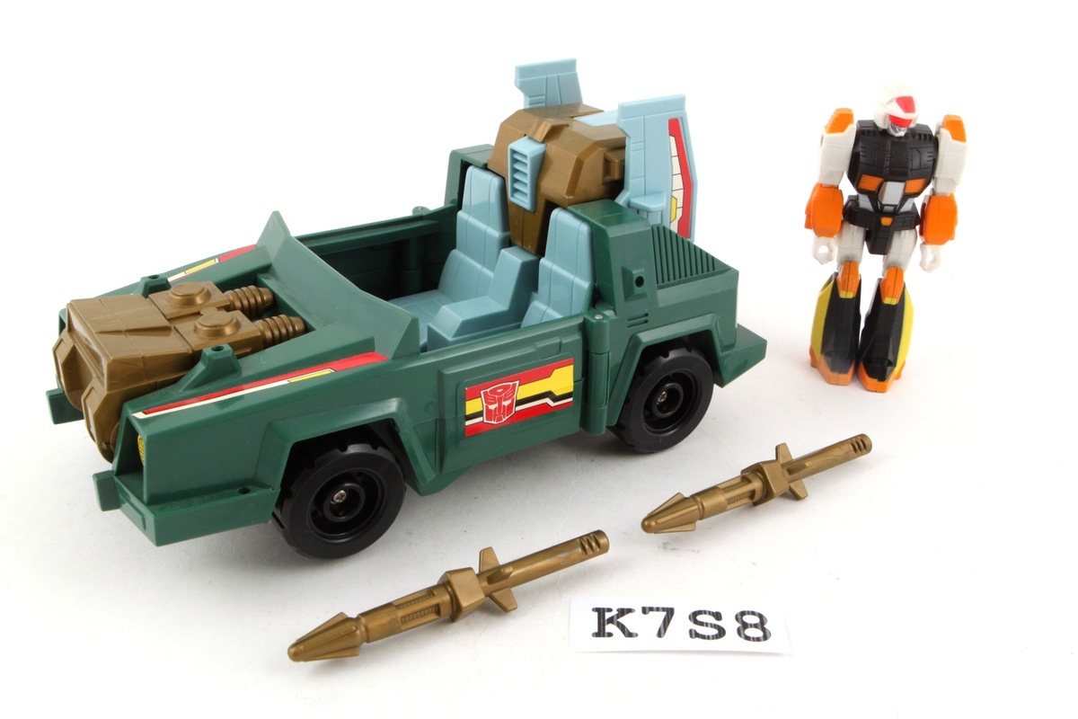 Transformers G1 Attack Cruiser With Sprocket Price [Action Masters]