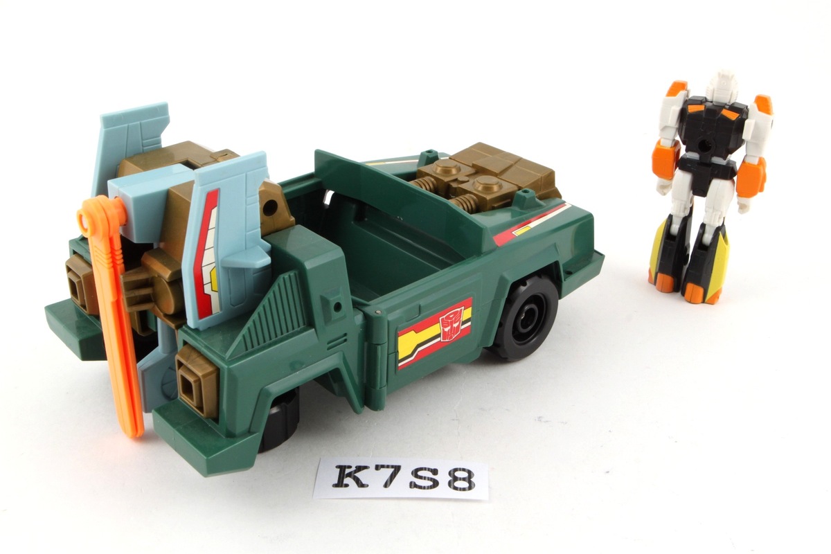 Transformers G1 Attack Cruiser With Sprocket Price [Action Masters]
