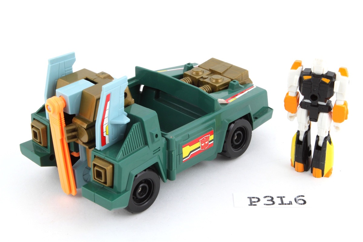 Transformers G1 Attack Cruiser With Sprocket Price [Action Masters]