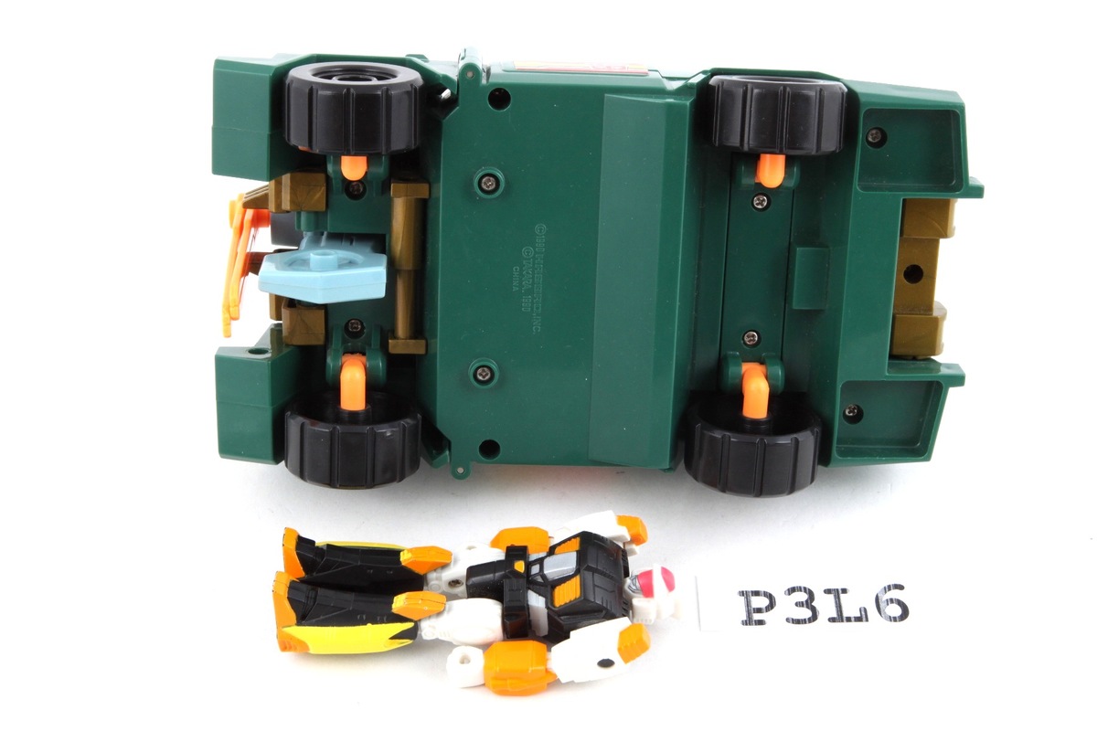 Transformers G1 Attack Cruiser With Sprocket Price [Action Masters]