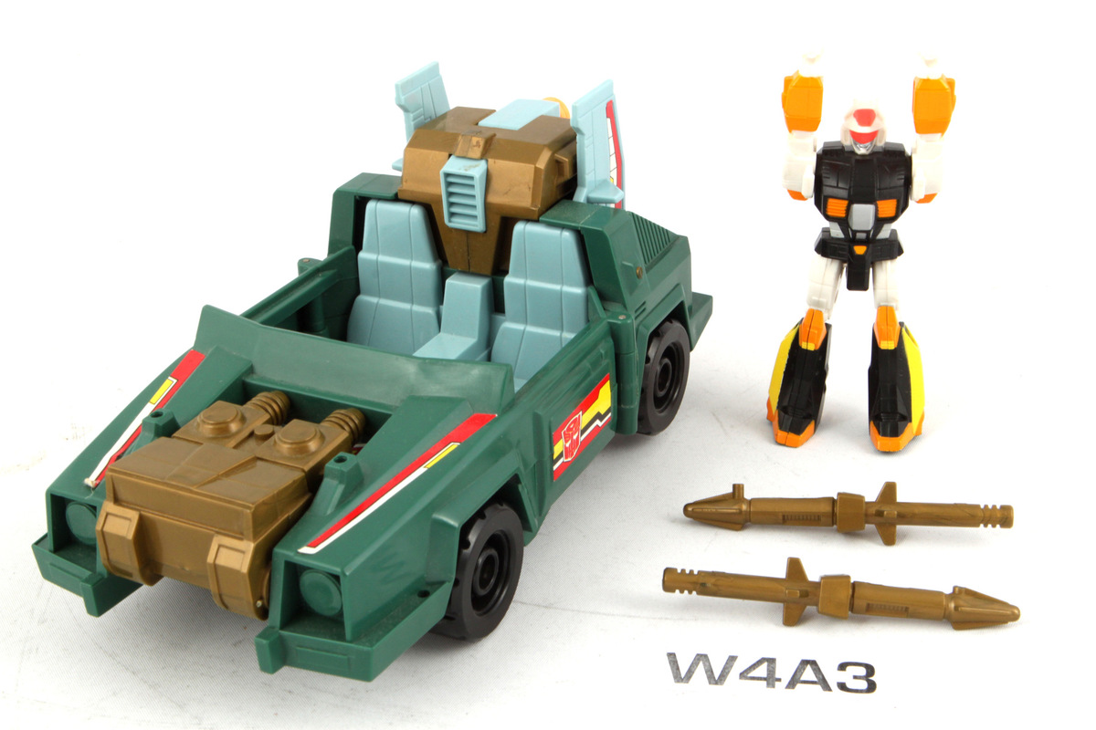 Transformers G1 Attack Cruiser With Sprocket Price [Action Masters]