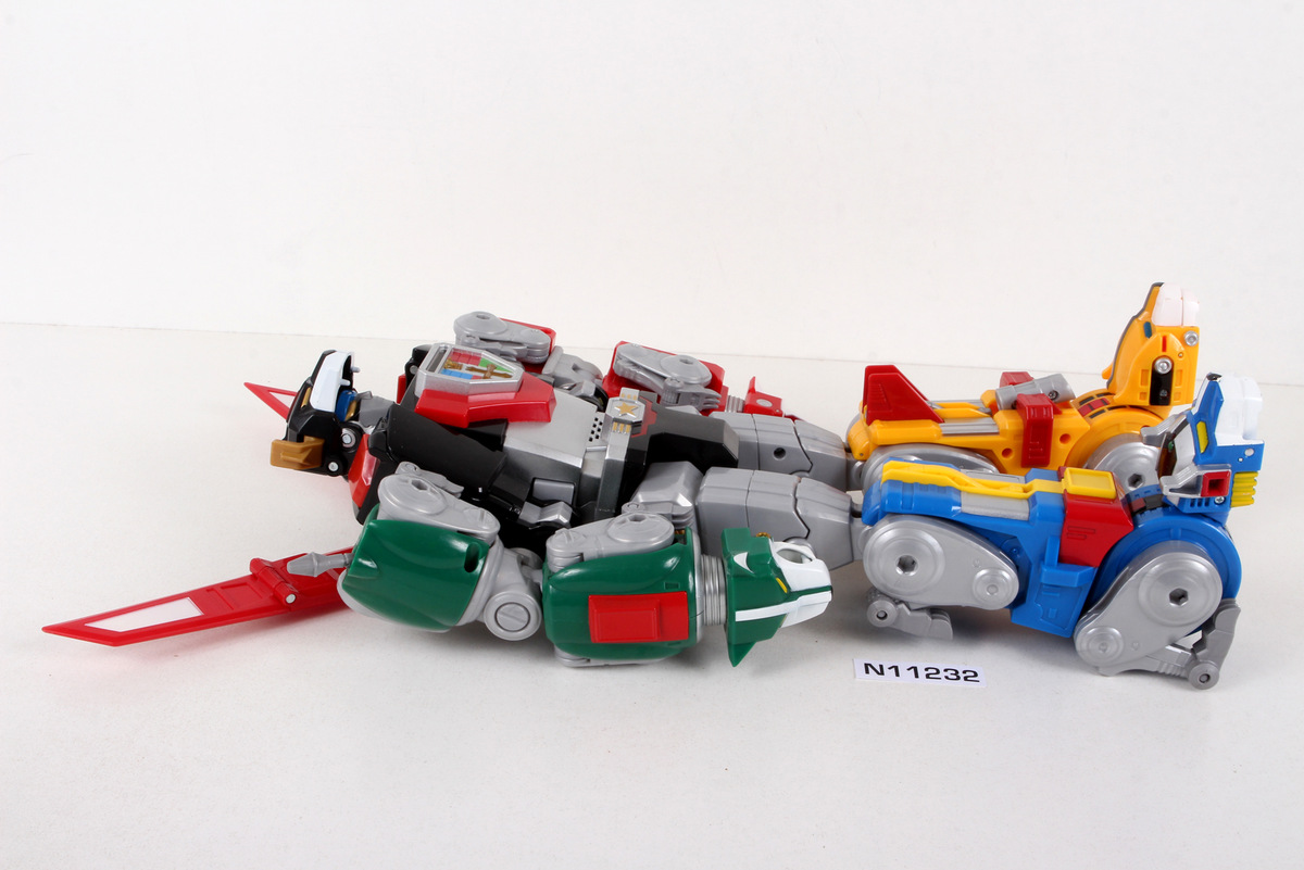 Voltron® Legendary Defender Combiners 84 Classic Legendary Voltron (16 ...