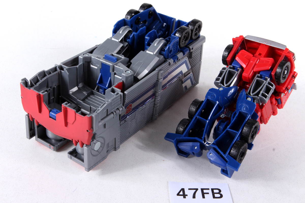 Complete Transformers® Generations - Power of the Primes Leader Class ...