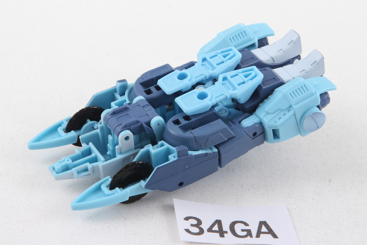 Complete Transformers® Legacy (Generations) Deluxe Class Blurr SKU ...